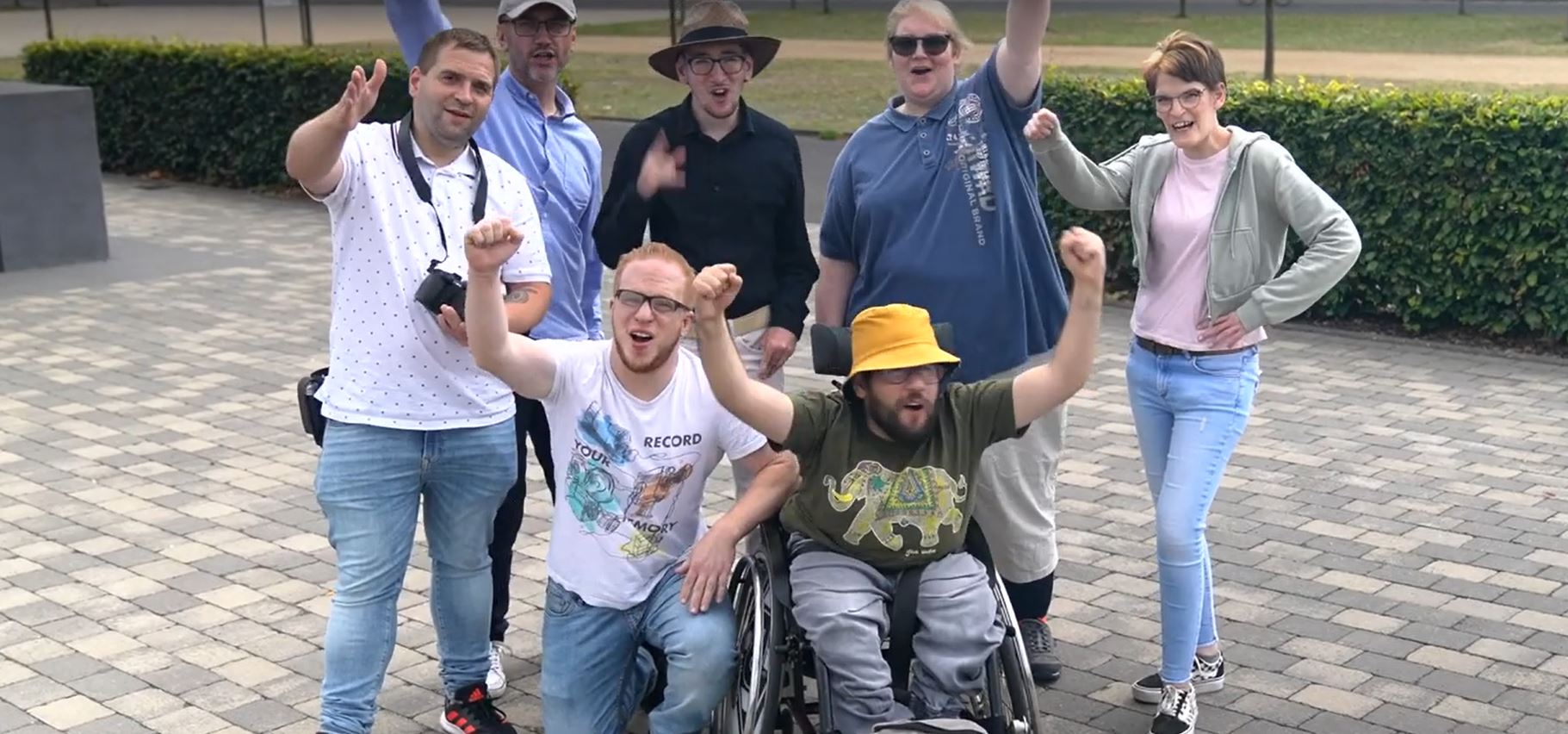 Menschen mit Behinderung klären bei Youtube über Inklusion auf - news ...