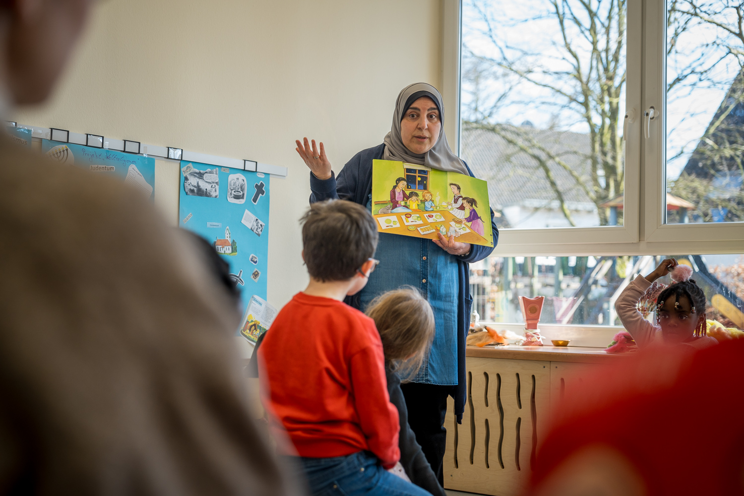 Elternmagazin Zehn14: Kita-Kinder entdecken Weltreligionen